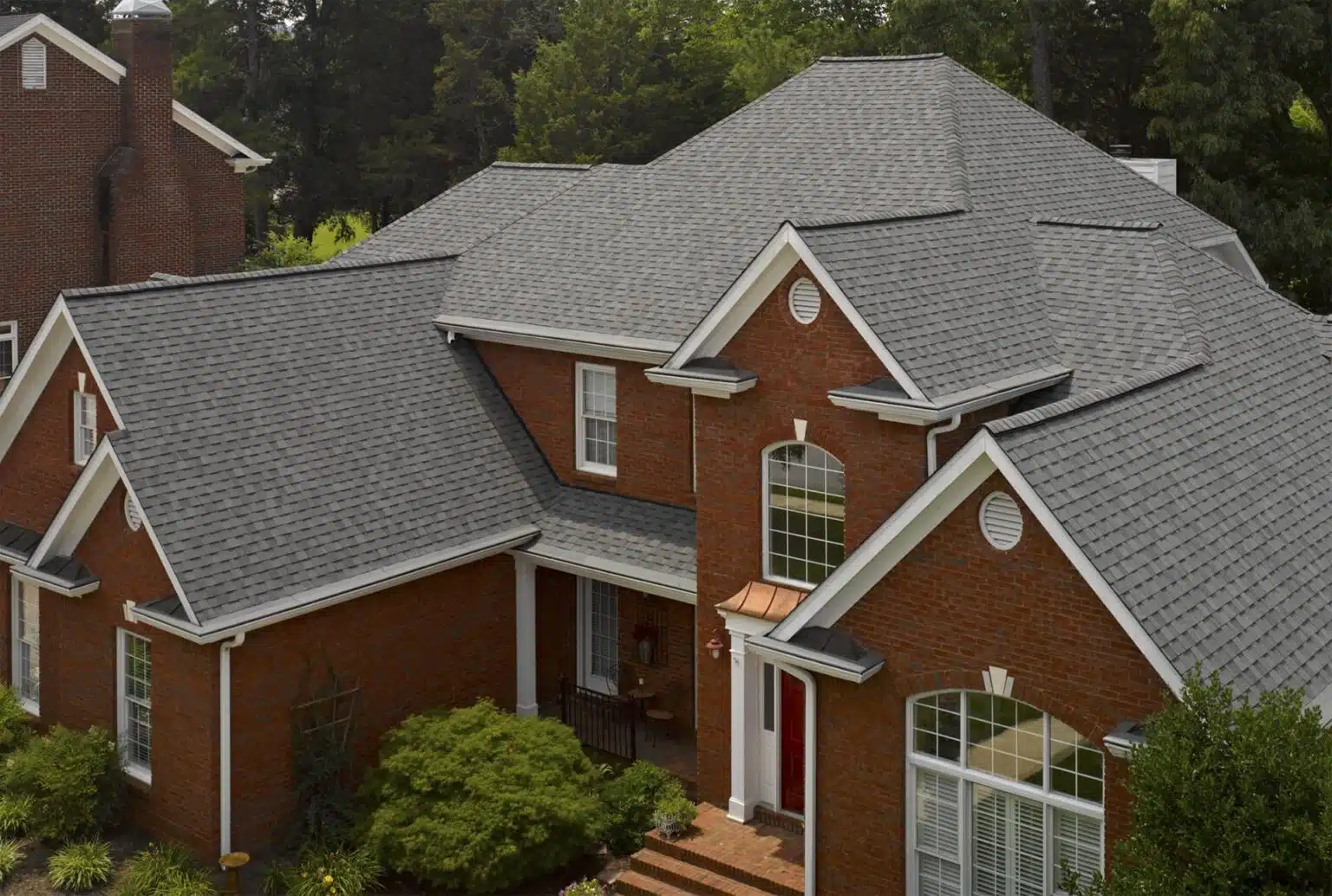 Asphalt Shingles Vs. Metal Roofing | Pond Roofing & Exteriors